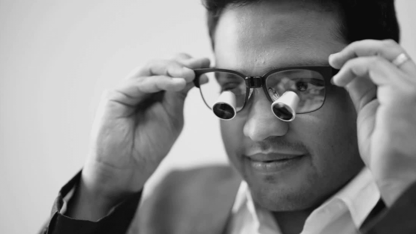 Timing of Dental Implant Placement after Extraction - Royal Dental Clinics